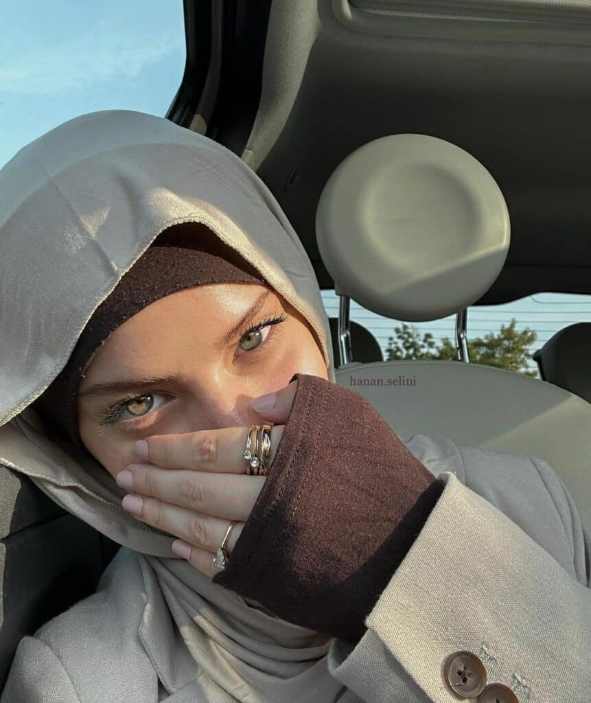 মেয়েদের পিক তোলার স্টাইল, মেয়েদের প্রোফাইল পিকচার, sundori meyeder ...