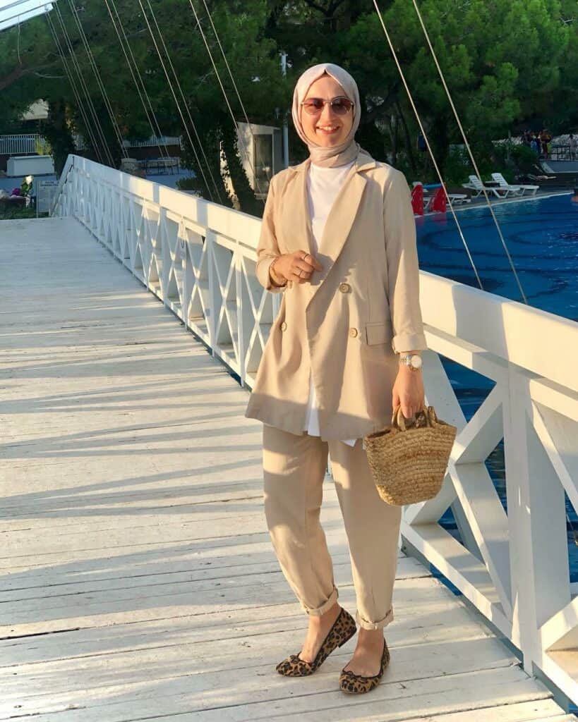 মেয়েদের পিক তোলার স্টাইল, মেয়েদের প্রোফাইল পিকচার, sundori meyeder ...